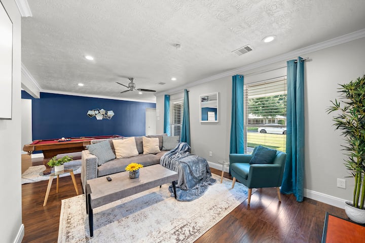 Htown Home Near Nrg, Med Center | Bbq Yard Games - Houston, TX