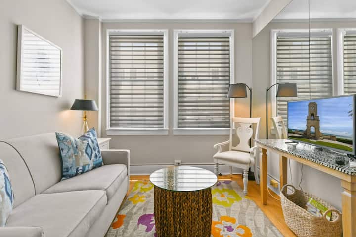 Special/pool/freevalet/stepstobeach/dine/pearl 1br - Palm Beach, FL