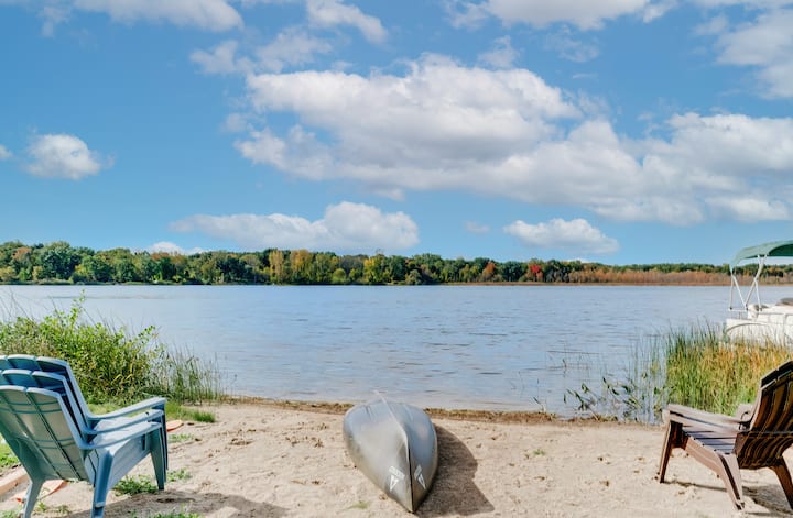 Lakefront Orion Twp. Home W/ Fire Pit & Kayak! - Auburn Hills, MI