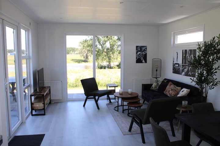 Cube Comfort Met Ijsselzicht | 5 Personen - Velp