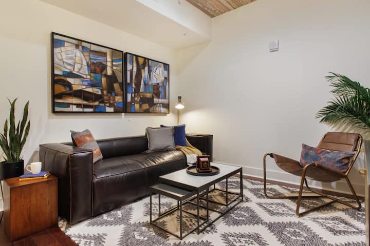 3br Condo | Heart Of Savannah's Historic Downtown - Savannah