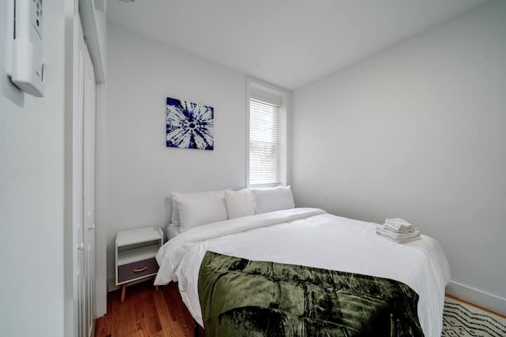 Stylish_ 2bdrm-highfall_kitchen_wi-fi - Rochester, NY