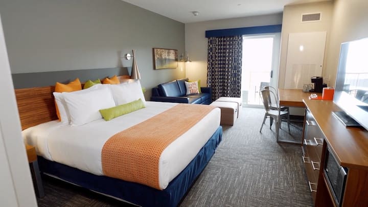 Thrilling Water Park Retreat! Two Large Suites! - Monticello, NY