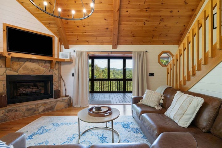 The Sanctuary In Blue- Long Range Mountain Views - Blue Ridge, GA