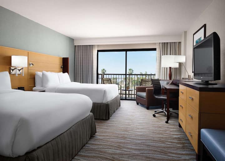 Escape To Redondo Beach! Pet-friendly, W/ Pool! - Hermosa Beach, CA