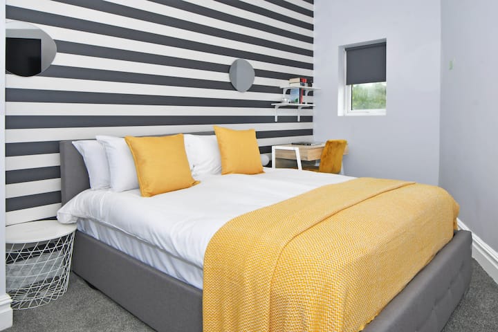 One Battison, Large Studio W/kitchenette In Stoke - Stoke-on-Trent