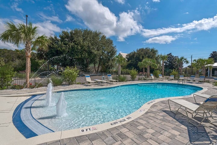 Walk To Beach! 2 Bikes! 3 Bedroom~ Sleeps 6! - Santa Rosa Beach, FL