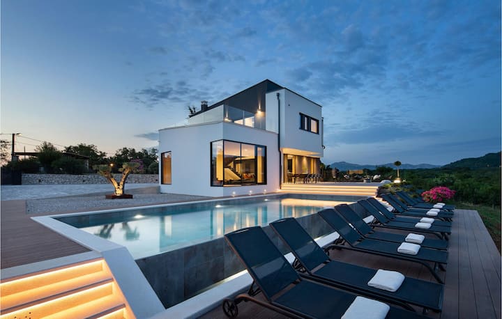 Villa Carbon Residence - Labin
