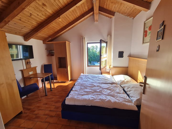 Above The Clouds, 18m² Up To Max. 2 Persons - Bad Aibling