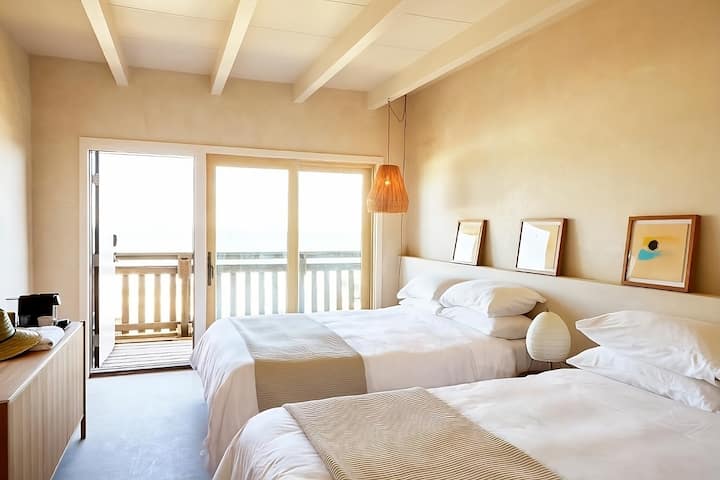 Group Getaway! 2 Courtyard Rooms, Free Breakfast! - Montauk, NY