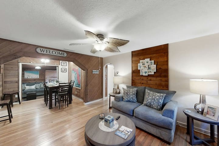 3br Coastal Cottage With Enclosed Yard & Grill - Clearwater, FL