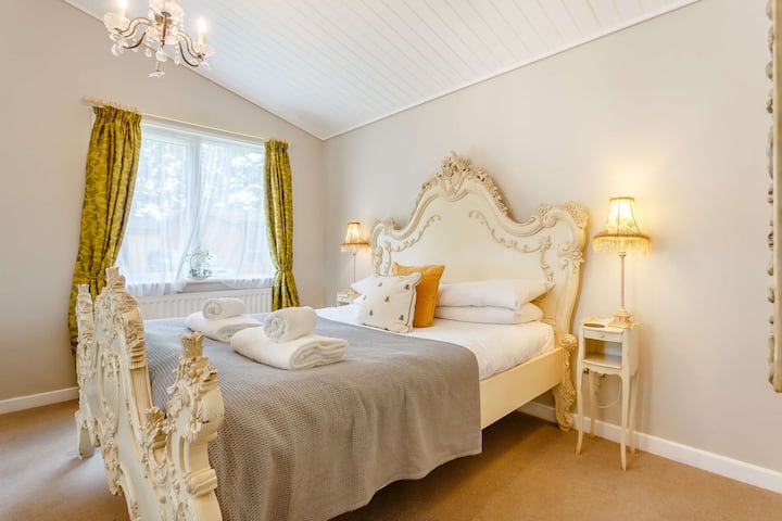 Romeo Lodge - Chipping Norton