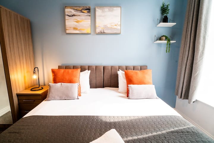 4 Guests | Smart Tv | Hotspots - Swansea