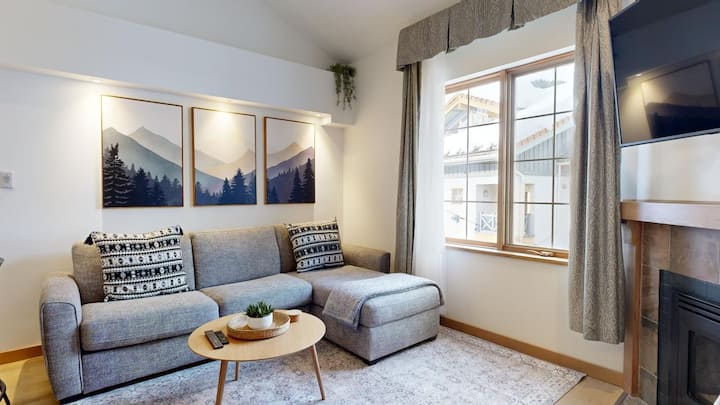 Hearthstone Lodge #332 - Sun Peaks