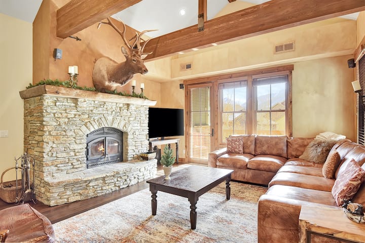 Lodges 1122- Beautiful Townhouse, Mountain Views - Mammoth Lakes, CA