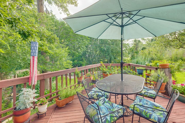 Lovely Bryan Home W/ Deck - 4 Mi To Kyle Field! - 布賴恩