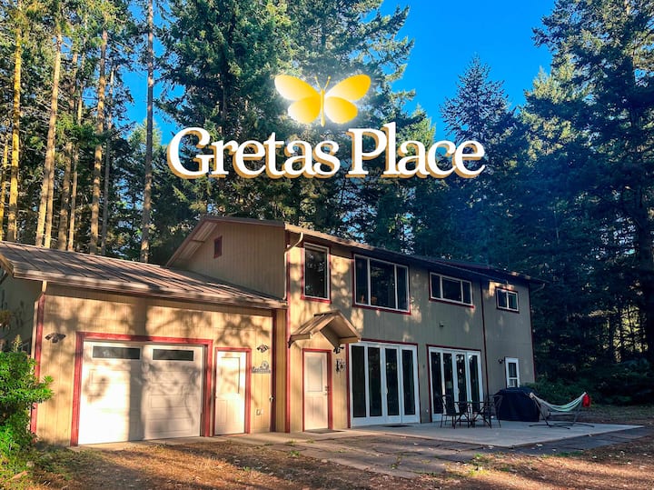 Gplace: Secluded Woodsy Retreat With Water View - Port Townsend, WA