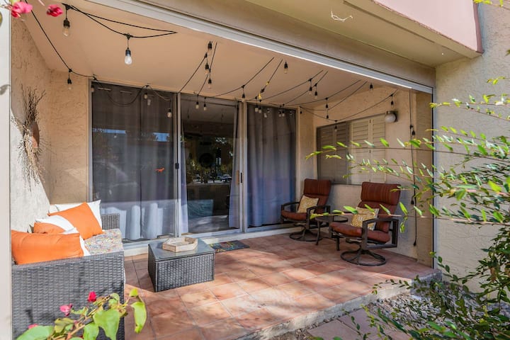 Saddleback Retreat - Paradise Valley, AZ