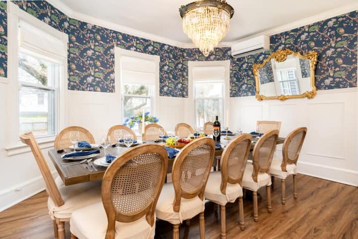 The Victorian Blue | 25 Min To Nyc | Westchester - The Bronx, NY