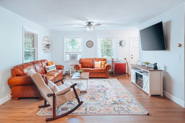 Plays Well With Others! - North Conway, NH
