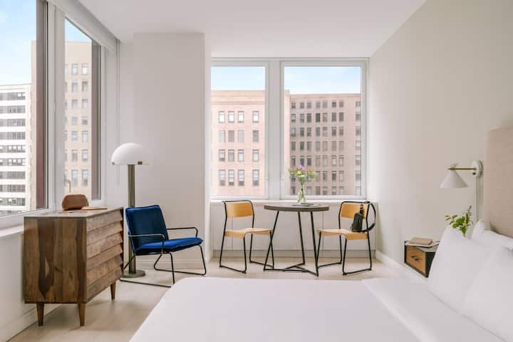 Sonder Battery Park | King Studio W/ City View - Brooklyn, NY