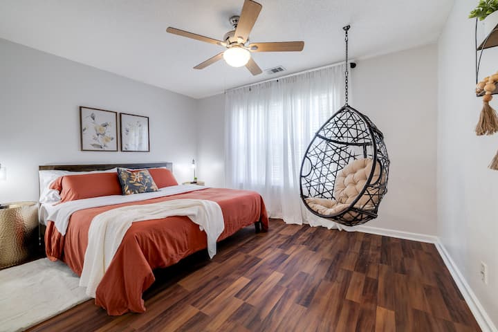 2 King Beds Firepit Close To Dt Savannah•hyundai - Savannah, GA