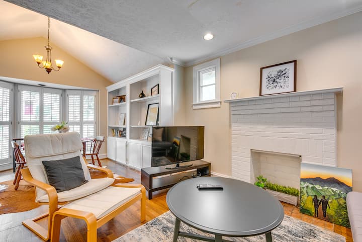 Chic Atlanta Retreat W/ Patio & Outdoor Dining! - Atlanta, GA