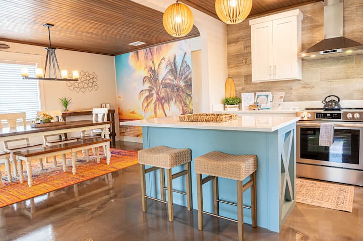 Anna Maria Aloha – Pet Friendly, Steps To Gulf - Anna Maria, FL