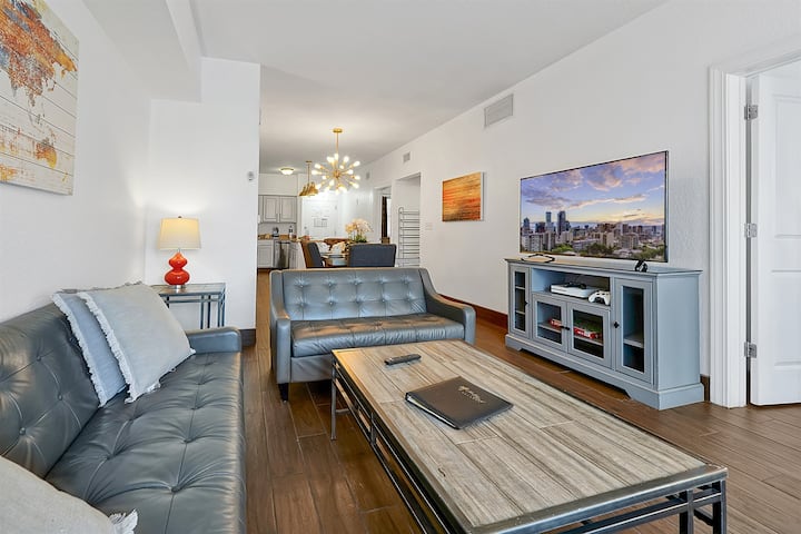 Exquisite Luxury Condo On International Drive - Orlando