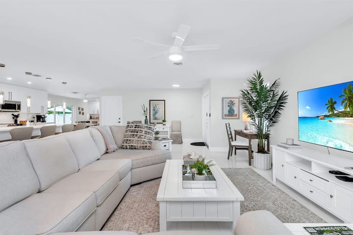 Serenity Sands Delray Beach Oasis - Modern Getaway - Delray Beach, FL
