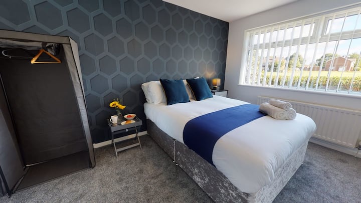 Book Direct 10% Off > Flexley House 4 Br Workstays - Redcar
