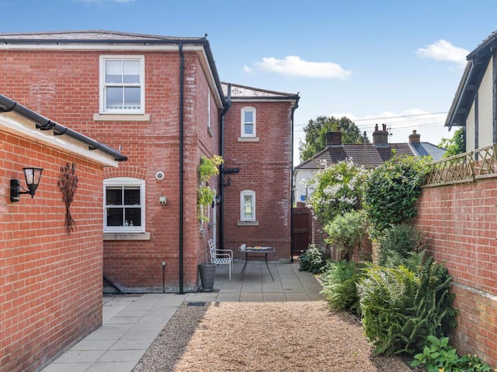 3 Bed In Christchurch (Oc-73946) - Bournemouth