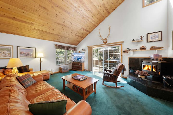 Paradise Pines |3br Secluded Cabin In Tahoe Donner - Truckee, CA