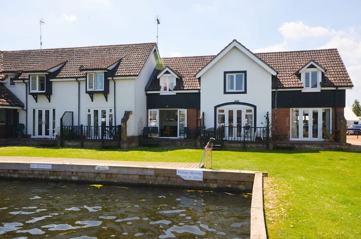 Marchesi - Holiday Cottage In Wroxham - Wroxham