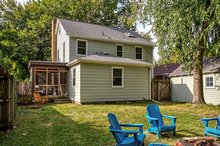 Walk To Jack Trice Stadium And Isu!  Fire Pit+yard - Ames, IA