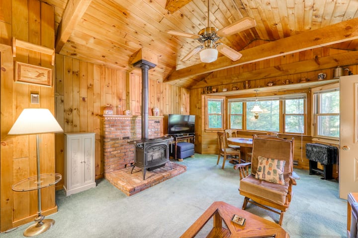 Quiet 2br Lakefront Adirondacks | Fireplace - Adirondack, NY
