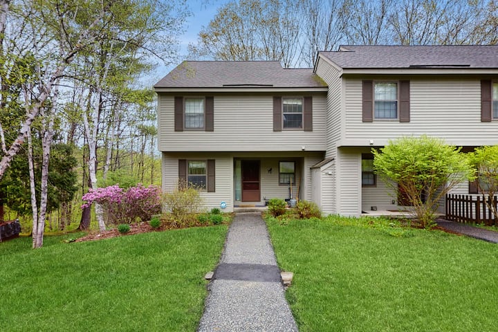 4br Inviting Three-story Condo Near Quechee Club - Woodstock, VT