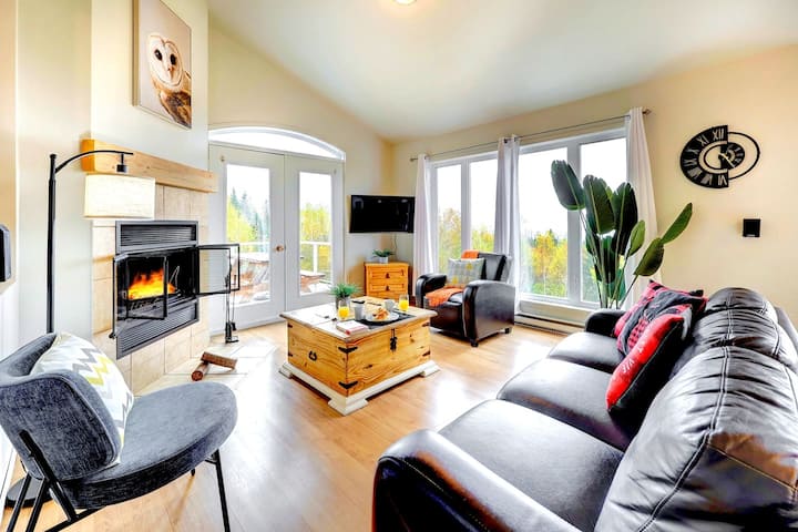 Chalet 2 Chambres à Charlevoix | Vue Sur La Rivière Et Cheminée | Capacité D'accueil De 4&nbsp;Personnes - Charlevoix
