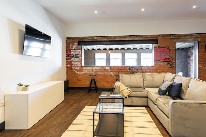 Luxury 2 Bedroom & 2 Bathroom Central Flat - Swansea