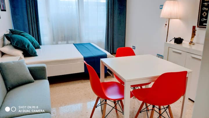 Studio-private Bathroom-city-city View-studio- Max - Badalona
