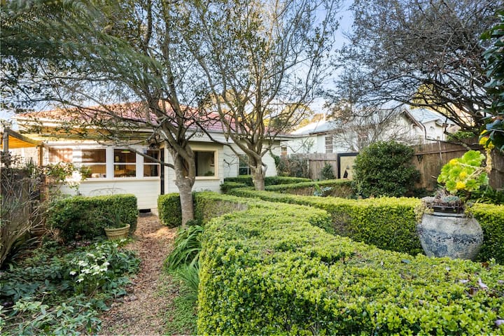 Secret Garden Cottage - Medlow Bath