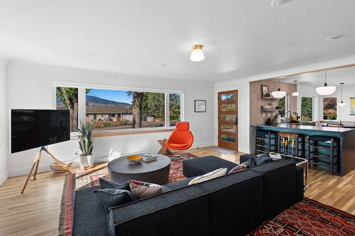 Luxury Meets Location, Amazing Views And Hot Tub - Livingston, MT