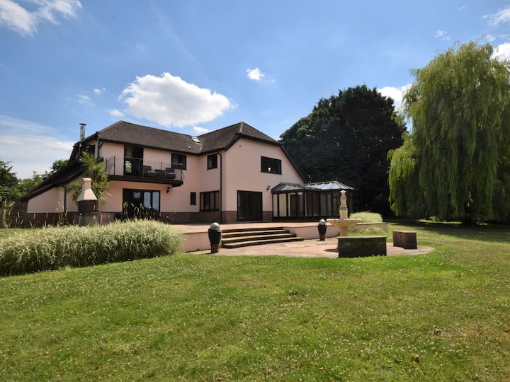 5 Bed In Burridge (89078) - Southampton