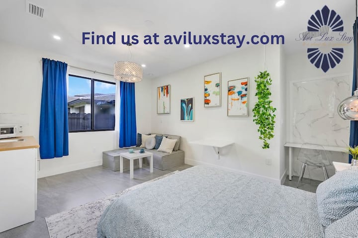 Private Stylish Studio 60c - Everglades, FL