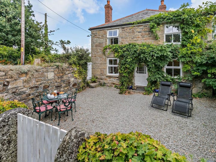 2 Bed In Camborne (Oc-79991) - Helston