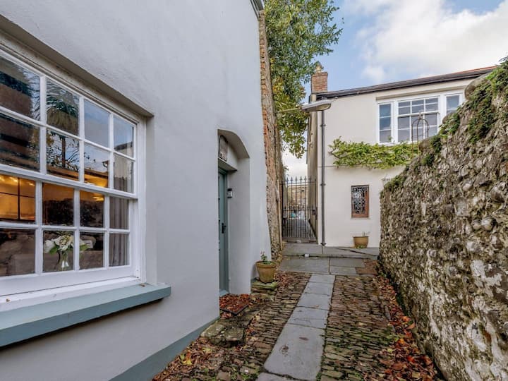 2 Bed In Bideford (Oc-80567) - Appledore