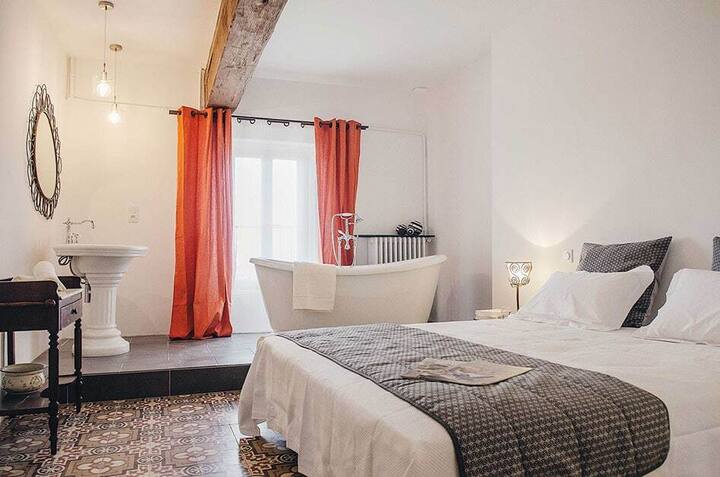 Suite Gerfaut-suite-supérieure-salle De Bain Et Do - Vias