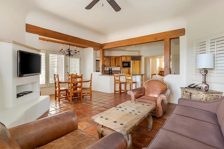 Culture And Comfort! Kitchen, Outdoor Pool! - Cave Creek, AZ