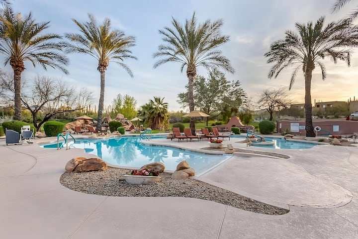 Relax And Unwind! Outdoor Pool, Full Kitchen! - Cave Creek, AZ