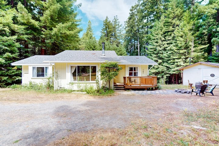 Peaceful, Dog-friendly 2br With Beautiful Garden - Mendocino, CA